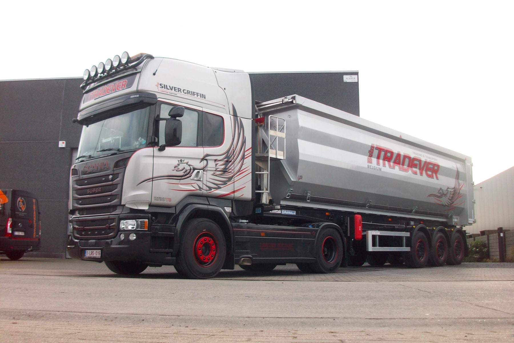 Tradever : 3 Scania Silver Griffins R730 en 3 Scania’s R450 in het ...